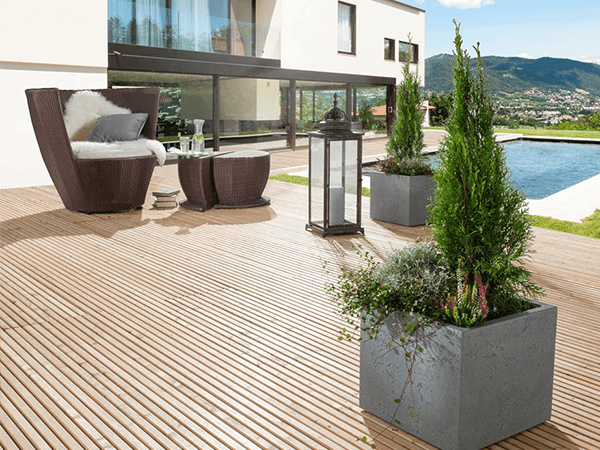 SPRING INTO THE DECKING SEASON