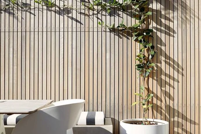 Oak fencing elements